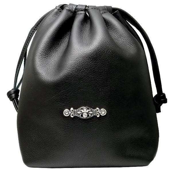 【アイテム説明】ガボラトリーの巾着バッグ。内側には一つポケットがついています。【ブランド】  ガボラトリー【サイズ】 約30cm×約23cmx約30cm【素材】 バッファローレザーシルバー925【付属品】 ギャランティーカード【コメント】 ...