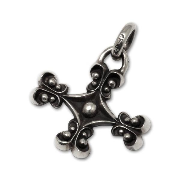 【ブランド】  スタンリーゲス/Stanley Guess【サイズ】 H:39mm×W:33mm×D:5mm※若干の誤差が生じる場合があります。【素材】 ・シルバー925【付属品】 ・ボールチェーン（シルバー製）・スタンリーゲス純正ポーチ【...