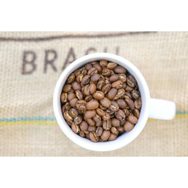 紅茶、レモンティー。華やかでクリーン。はちみつのような甘さがあります。