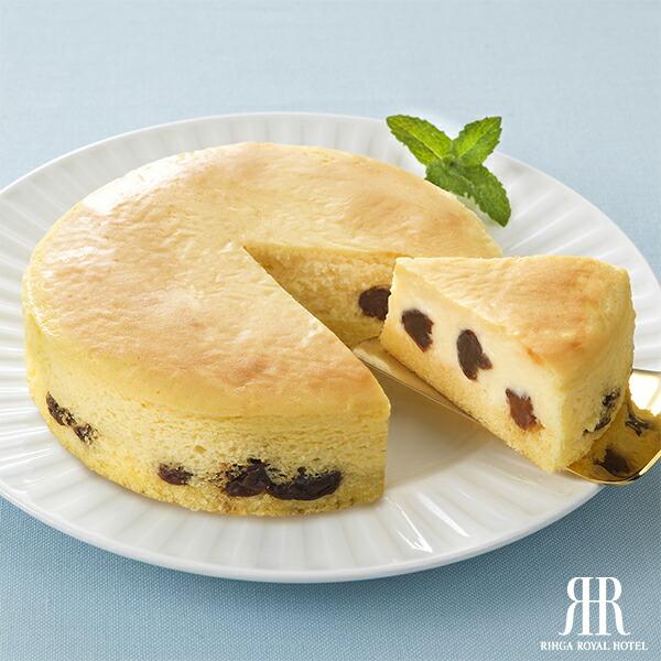 しっとりとした生地とレーズンを合わせたシンプルなチーズケーキです。●賞味期限:製造日より45日●内容量：1個●大きさ:チーズケーキ /直径約12cm、箱サイズ約15.5cm×15.5cm×高さ5.0cm《注意事項》＊こちらの商品はリボン包装...