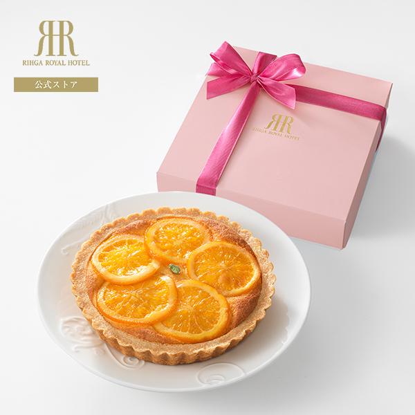 贅沢に使用したオレンジスライスの爽やかな風味と上品で華やかな味わいをお楽しみください。●原材料名：マーガリン（国内製造）、小麦粉、砂糖、オレンジ加工品（オレンジ、砂糖、水あめ）、液全卵、アーモンドパウダー、ナパージュ、洋酒、デキストリン、ピ...