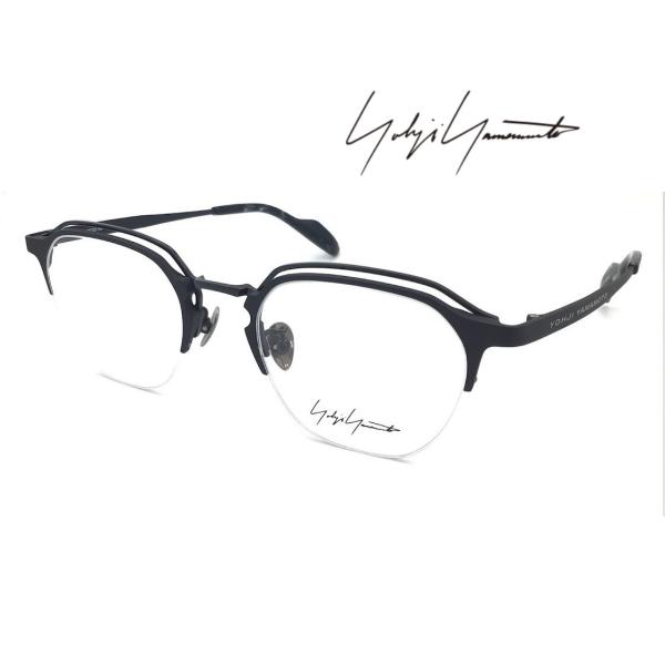 【ブランド】ヨージヤマモト【モデル】19-0089【カラー】1.ブラックマット/ブラック【サイズ】49□22-145【素材】フロント：チタン：テンプル：ベータチタン【付属品】専用ケース、専用メガネ拭き日本のファッションデザイナーである山本耀...