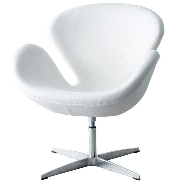 アルネ・ヤコブセンが1958年コペンハーゲンSASロイヤルホテルの設計に際して、ホテルの調度品とデザインされました。白鳥をイメージさせる発泡ウレタンを加工した独特のフォルムからスワンチェアと呼ばれ北欧デザインを代表する作品のひとつとなってい...