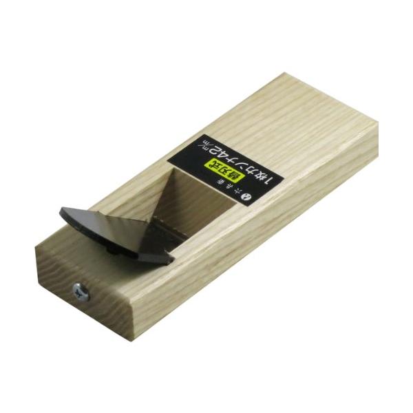 替刃式1枚カンナイエロー/-/42mm・最短10秒 刃出しの調整が簡単に行える一枚刃鉋 PAT出願済み・付属の調整板の溝が掘ってある面に載せ、台頭にあるネジで刃の出し具合を調整できます。・刃とぎ不要 切れ味が落ちましたら、砥直してもお使い頂...