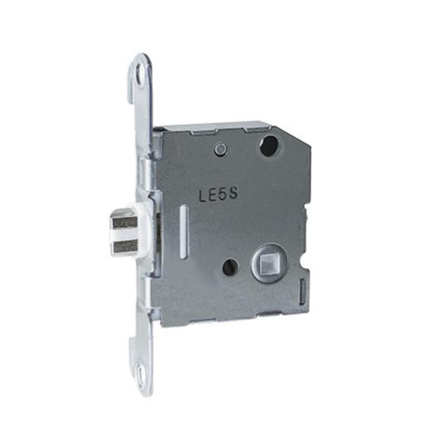 鍵付き用と空錠用があります。選び間違えにご注意ください。            TOMFU(トムフ)室内ドア用取替レバーハンドル用の錠ケースです。フロントの角が丸くなっているR仕様になります。LE-51には鍵付き用と空錠用があります。どちら...