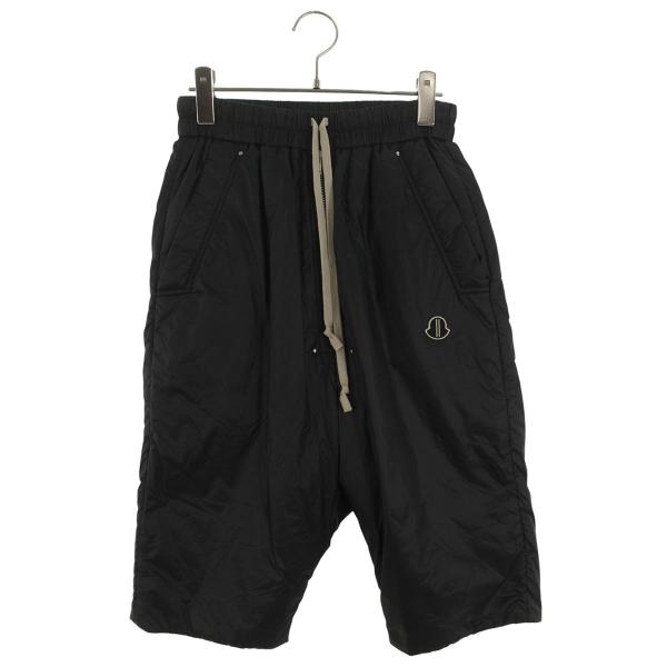 ブランド：モンクレール/MONCLER商品名：×リックオウエンス Rick Owens  PANTALONE BERMUDA ロゴワッペンナイロンハーフパンツサイズ：XS状態ランク：Bカラー：ブラック