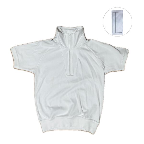 〇スムース生地: 綿とポリエステルのブレンド生地で、通気性と耐久性を両立した快適な着心地〇デザイン: ハーフジップタイプの襟付きデザインで着脱が簡単です、体操や運動時の動きやすさを重視〇サイズ展開: 130cm、140cm、150cmの3サ...