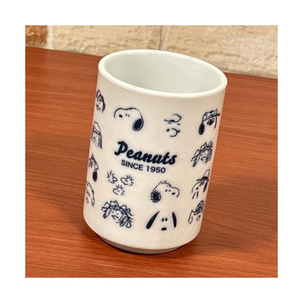 ピーナッツデザインの湯のみです。底の深めな昔ながらの湯呑みピーナッツのなかまたちのフェイスアップなデザイン。重厚感もありおすすめの一品です。メーカー：マリモクラフト素材：磁器サイズ：約φ(直径)72×D103mm※お使いのモニターの設定など...