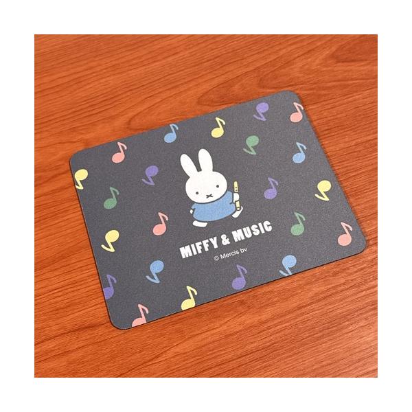 ミッフィーデザインのマウスパッドです。PC作業が楽しくなる。2025秋のキャンペーン、ミッフィー＆ミュージックデザイン。裏面は滑り止め効果のあるゴム製です。メーカー：マリモクラフト素材：ポリエステル/天然ゴムサイズ：約H150×W190mm...