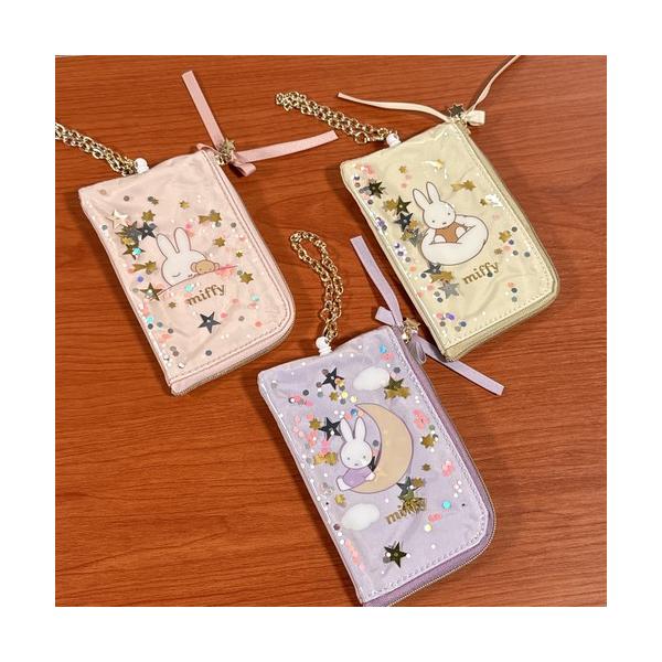 ミッフィーデザインのキー&amp;パスポーチが登場です！表側にはキラキラしたスパンコール入り!ファスナーはリボン付きの星形チャーム。鍵の収納とカードケースの機能がこれ一つで。本体裏にはカードポケットポーチ内側には3連のキーフックと、ファスナ...