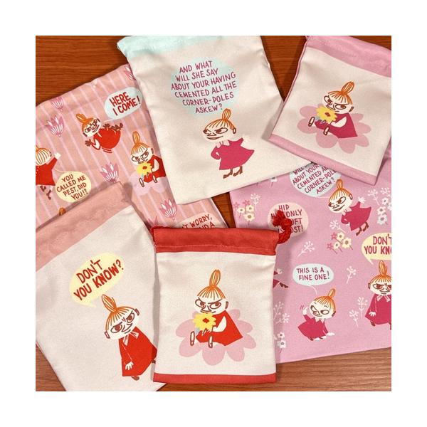 ムーミン/リトルミイフェアデザインの巾着です。大中小の3サイズでそれぞれデザイン違いで1セットになっているお得な巾着袋です。かわいいデザインでいろんな場面で使用できる。ストライプ:MOM-747/4994209222508フラワー:MOM-...