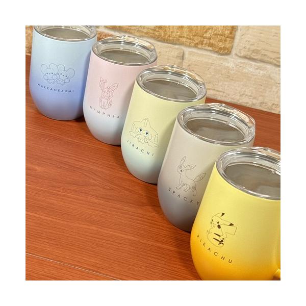 ポケットモンスターデザインの蓋付きステンレスマグ。カラフルで丸みのあるスリムなデザイン。保冷・保湿どちらにも対応！長時間温度を保ちます。外側は中に入れた物の温度の影響を受けにくく、結露が発生したり熱くなったりしません。蓋つきでほこりの侵入を...