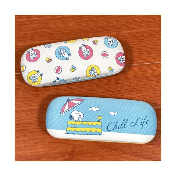 ピーナッツデザインのメガネケースが登場です！のんびりかわいいデザインのチルライフシリーズ。本体はしっかりとしたつくりで中のメガネを守るメガネケース。底面・付属のクロスもイラスト入り。総柄:SPMS-129/4994209247525プール:...