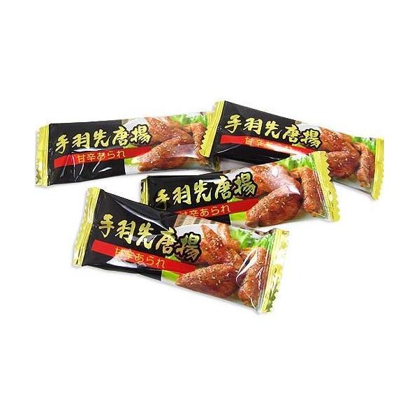 「商品情報」手羽先唐揚味の珍しいお菓子です。秘伝のうま辛パウダーで、スパイスのピリリと後から来る辛さが後を引くおいしさ。約80個入りなので、おつまみにも、ちょっとした来客にもささっと用意ができる一口タイプのあられ菓子です。「主な仕様」甘辛の...