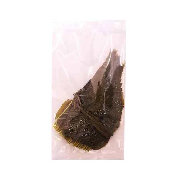 商品の説明桜の葉を塩漬けしたもの。桜餅には不可欠です。※この製品は、小麦・乳・卵・そば・大豆・落花生、えび、かになどアレルギー物質を含む製品と同じ工場内で小分け製造しています。原材料：桜葉、食塩、ミョウバン,酸化防止剤(ビタミンC)原材料・...