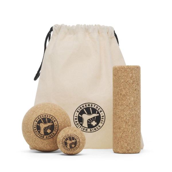 ビルケンシュトックの「Cork Tools Set」(コルクツールセット)は、足の健康とリラクゼーションのために特別にデザインされた、天然コルク製のフットマッサージツールキットです。このセットは、ビルケンシュトックが長年にわたる足の研究開発...