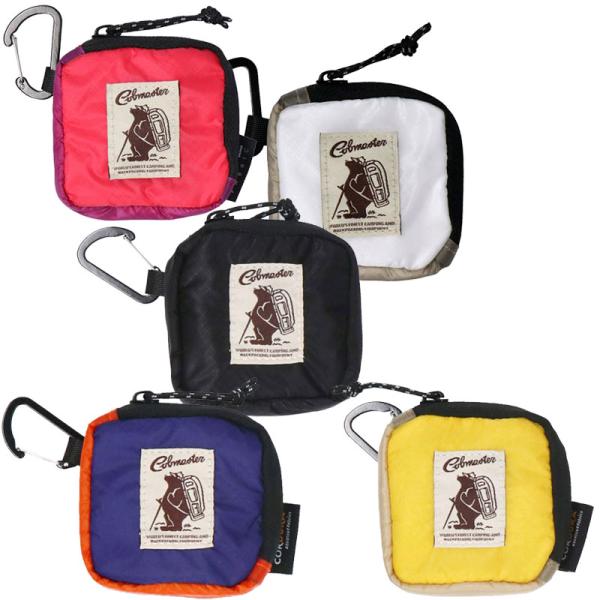 【ネコポス(メール便)8点まで可能】表地には耐久性、防水性に優れたコーデュラシルナイロン素材を使用し、裏地にはフリース生地を採用したカラビナ付きミニポーチ。イヤホンや小型ガジェットの収納にちょうどいいサイズ感で、内側のフリースがクッション代...