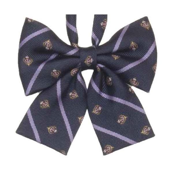 人気の赤と紺のストライプ柄のシリーズ。紺×パープルのストライプで、トラッドな中にトレンドを加え、アレンジの幅を広げた「モスクワの宮殿」素材：ポリエステル100%リボン：上羽根の横幅約13cm、ワンタッチで着脱可能なフック付き、首回りの長さは...