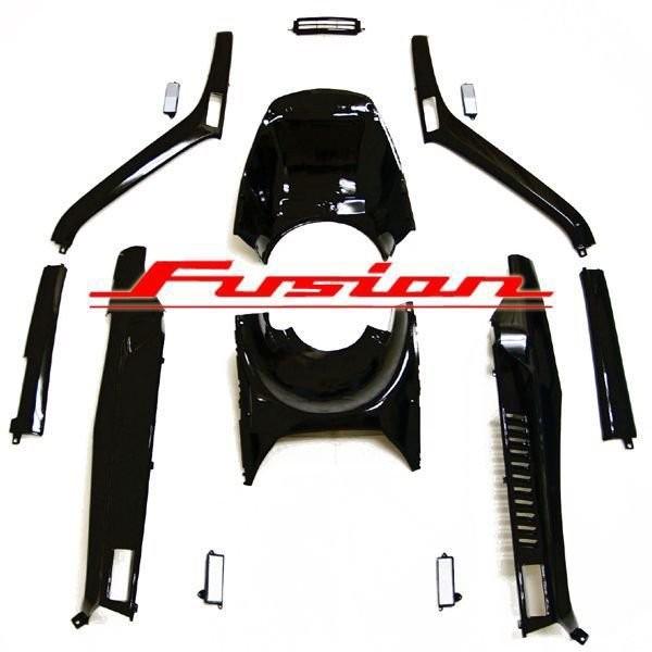 商品名■へリックスタイプ　アンダーカウル 黒 クリアリフレクター付商品説明■本商品の表面はツルツルの光沢仕様のブラックに塗装済み商品です！■塗装に関しましては、車の塗装と同じウレタン塗装仕上げですので、つや・光沢はもちろん、ガソリンなどで塗...