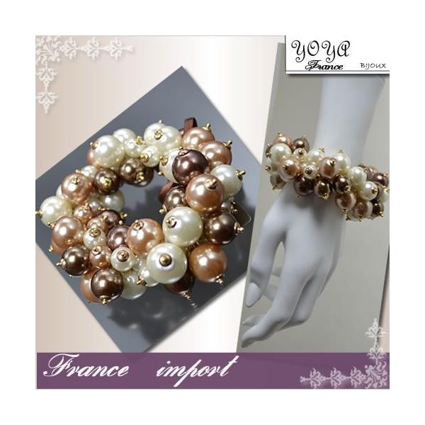 【毎回凝ったコスチュームジュエルが人気のFranceアクセブランドから直買い付けアイテム♪】シーズン問わず活用できると、そしてエレガントじゃなく、モードなパールをお探しの方に、人気のフェイクパールデザインからブレスレットが登場〜！手首を華や...