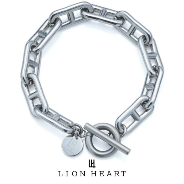 ボリュームのある変形アンカーチェーンブレスレット＜アイテム情報＞■サイズ(約) 【幅】10.7mm【厚み】10.7mm■全長(約)22cm■手首周りサイズ(約)17cmまで※モデルの手首周りサイズは約15cmです ※サイズ調整は出来ません■...