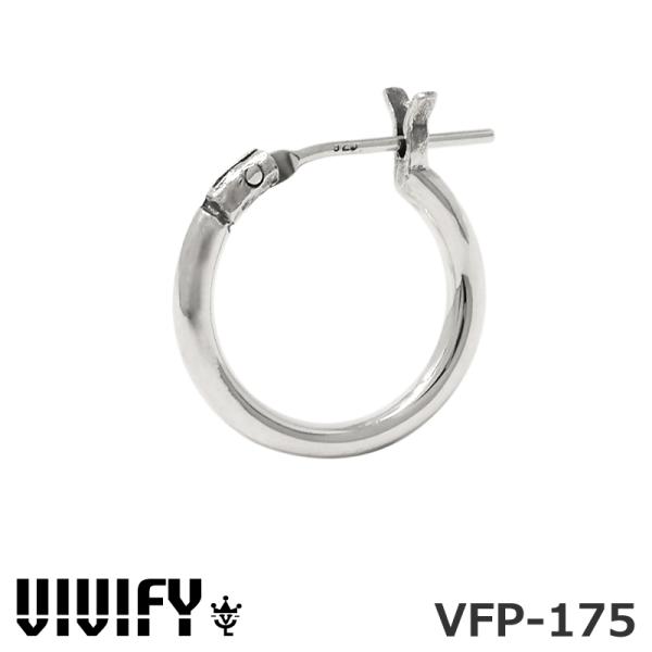 有名アーティストが愛用していることで爆発的な人気となった 【VFP-090（Lサイズ）】 と、直径をダウンさせた 【VFP-096（Sサイズ）】 との中間のサイズとして制作されたフープピアス。VIVIFYの代名詞とも言える、ピアスの針の部分...