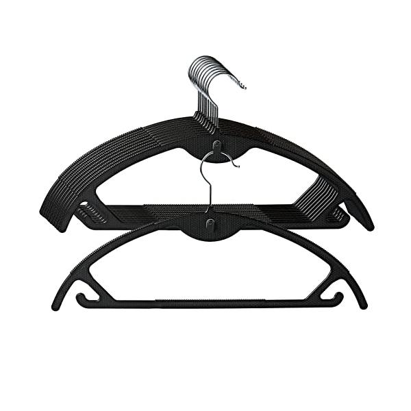 洗濯物にも 省スペース ハンガーの厚さはわずか0.5cmで、収納機能がアップします。ハンガーの上の側面に連結用フックが付いているで、通常のハンガーに比べて、クローゼットにすっきりと収納でき、もっと多くの空間を節約できます。使える乾湿両用ハン...