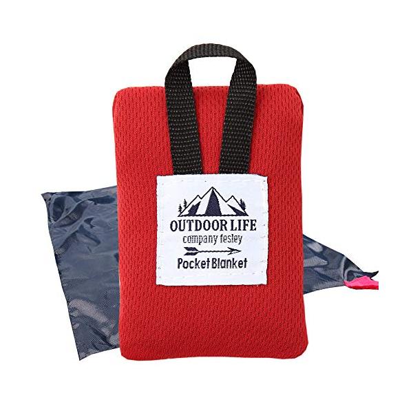 レジャーシート サイズ：73*105cm：収納サイズ：9*7cm　重量:60g超軽量で、収納ポーチがシートの端に付いています。お出かけ時にコンパクトに納められます。薄い高密度ナイロン素材で作られており、軽量、簡易防水と耐摩耗性に優れています...