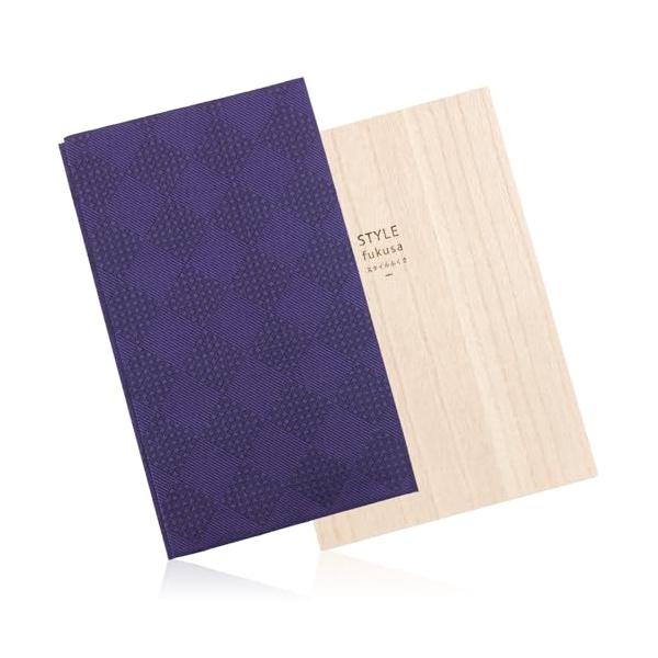 *大胆なデザインとハードタイプ素材により、水引や金封などの装飾を確実に保護します。洗練されたアーガイル柄が落ち着いた雰囲気を演出します。*西陣織の伝統的な織物技術を活かし、絹100%生地とレーヨン100%裏地の高品質素材で作られています。日...