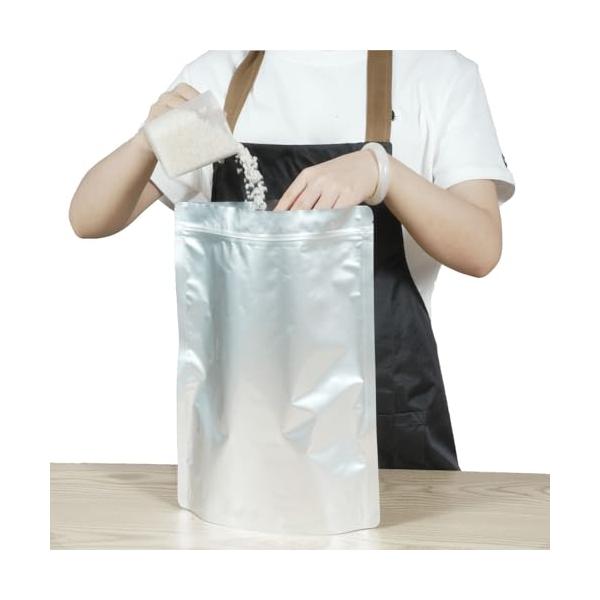 プロ級鮮度保持技術 食品用アルミ袋複合3層構造が酸素・湿気・光を完全遮断。5kg お米保存袋として米の風味を最大限に保ちます。 収納効率を追求した設計 自立型ボトム形状*四角形ガセットで安定した自立性を実現。長方形デザインがお米 冷蔵庫内を...