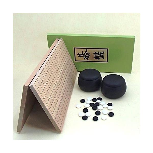 囲碁入門や職場での隙間時間に囲碁がお楽しみ頂けます。新桂5号折碁盤：サイズ約42cm*46cm　 厚さ：約5分 約13mm  重さ：約1.4kgサイズは普通の碁盤と同じです。　将来・盤が反ってこないためや蝶番でテーブルを傷つけないために、多...