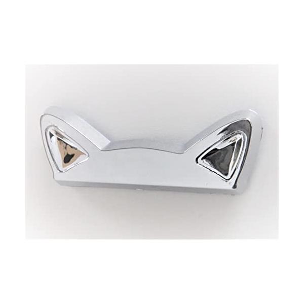 車のエンブレム周りに装着することで、簡単にオリジナリティをアピールできるアクセサリーアイテム愛らしいネコちゃんのシルエット、シンプルでスタイリッシュな見た目が魅力的です。　　愛車がさりげなく猫ちゃん仕様になる素敵なグッズ。　主張し過ぎない大...