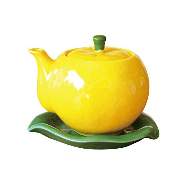 有田焼の醤油差し 醤油入れ です。有田焼は佐賀県有田町を中心に作られる陶磁器で、1616年以来、400年の歴史と伝統を今に伝える人気の商品です。 サイズ 幅8.5ｃｍ*奥行7.5ｃｍ*高さ6.8ｃｍ 受け皿を含まないサイズ  容量 140m...