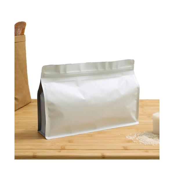 3層アルミ袋で長期保存 食品用アルミ袋の米保存袋。特殊3層構造 PET/アルミ/PE が酸素・湿気・光を完全遮断。米の鮮度を長期保存可能。 冷蔵庫収納に最適 自立型設計で冷蔵庫内でも安定。スリムな袋型で場所を取らず、従来の米びつより省スペー...