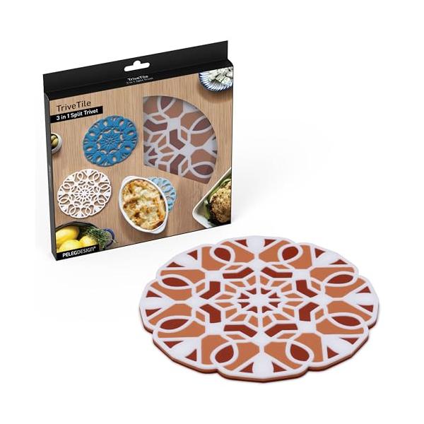 3つ重ねるとタイルに  シリコン製の鍋敷きパズルのように3枚でできています普段は組み合わせて、たくさん置きたいときはバラして。ホーム＆キッチン/キッチン用品/調理・製菓道具/調理器具/鍋敷き