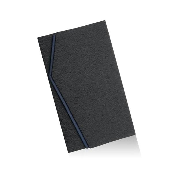 上質なポリエステル100％の「能登ちりめん」を使用した、現代の暮らしに寄り添う袱紗です。伝統的なちりめんの特徴である繊細なシボ 凹凸 と、やわらかな風合いを残しつつ、水濡れや型崩れにも強く、美しさを長く保てるのが魅力です。能登ちりめんは、耐...