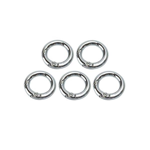 多様に使える便利な丸型カラビナ バックに小物やチャームを付けたり、キーホルダーとして鍵類をまとめたり、小物を付けたり使い方様々  キャンプなどアウトドアでも大活躍  サイズ：画像参照　個数：サイズにより異なります 画像参照  材質：合金ファ...