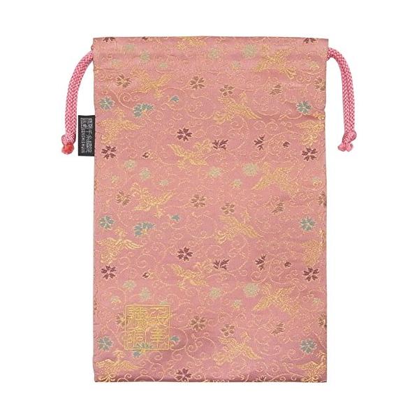 京都・西陣織の金襴生地で仕上げた当店オリジナルの巾着袋 裏地付き です。薄紅色の生地に羽ばたく金の鳳凰柄の金襴生地は古典的で素敵なデザインです。前面左下に当店ロゴの古印文字刺繍を施しており、職人が1枚1枚丁寧に仕上げています。御朱印帳や和製...