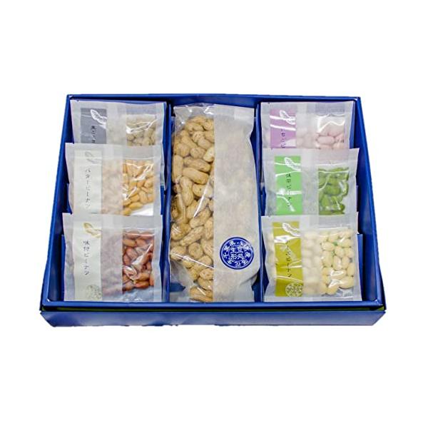 千葉県八街産の煎りざや落花生と6種類のバラエティーピーナッツです。畑からもじいた後、ひっくり返して乾かして、更にぼっちで熟成し乾燥させる手間暇かかった落花生の本場千葉県八街産の落花生です。八街市内の契約農家より届いた落花生を、市内の自社工場...