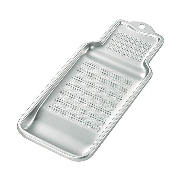 本体サイズ:1.8*22*9.5cm本体:アルミニウム生産国:日本ブランド:下村工業(Shimomura Kougyou)ホーム＆キッチン:キッチン用品:調理・製菓道具:調理器具:おろし器