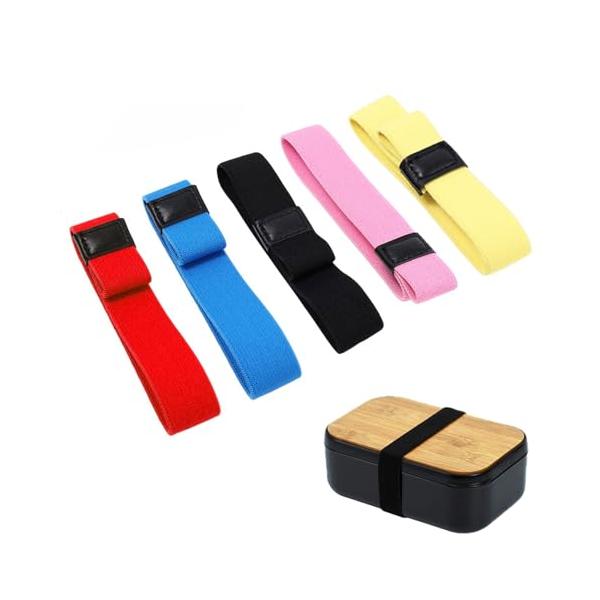 パッケージ内容 5色5枚セット。 カラー レッド、ピンク、ブルー、イエロー、ブラック サイズ 平置き寸法：2*12cm。35*43cm程度の周囲の弁当箱に適用されます 伸縮性があります 。 素材 高伸縮性ゴムバンド 食事こぼれ防ぐ 弁当箱を...