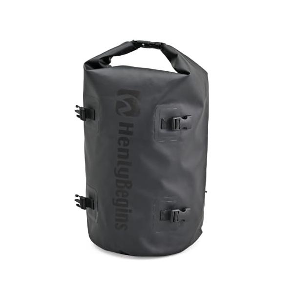 高い防水性のある生地とシームレス加工により、水だけでなく泥跳ねからも荷物を守る防水バックパック 容量：30L / サイズ：Φ300*高さ450mm / 本体重量(付属品込)：750g 付属の固定ベルトでシートバッグとして利用可能 防水シート...