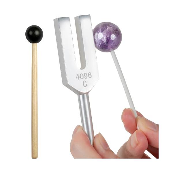 セット内容：クリスタルチューナー音叉(4096hz)、天然石 紫水晶 アメジストマレット、ゴムマレット、収納ポーチの４点セット。ヒーリング：音叉ヒーリングを始めたい方にぴったりのクリスタルチューナーセット。マレットは２種類、天然石のアメジス...