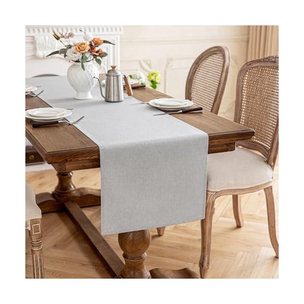 リネン風テーブルクロス AooHomeの大人気テーブルランナーは北欧スタイルを感じさせるリネン風の素材は、高級感がありながらも、つむぎ糸の手工芸的な味わいが感じられるため、特別な日の食卓を彩るのに最適です。和室にも洋室にもマッチする落ち着い...