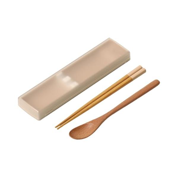 木製カトラリーで優しい口当たりの箸・スプーンセットサイズ：ケース*48*191*H18mm、箸・スプーン*180mm内容：ケース本体・箸・スプーン　生産国：日本 スプーンのみ中国製 抗菌加工：本体・箸*銀等無機抗菌剤　食洗機対応：可素材・材...