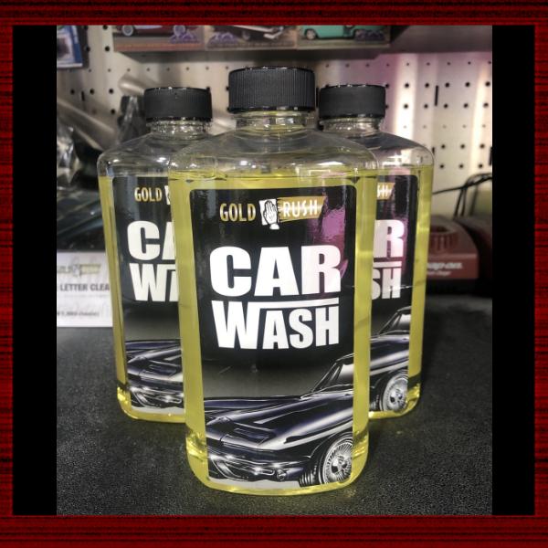 極上の泡立ちと泡切れの良さを兼ね備えたカーシャンプー完成しました！フワフワでトロトロの泡とGOLD RUSHシリーズの特徴の一つである、ほのかに香る甘い香りが病みつきになるでしょう。●研磨剤が入っていないので、コーティング施工車の洗車にもオ...