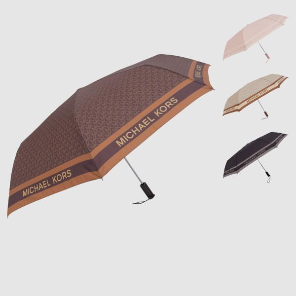 マイケルコース/MICHAELKORS/傘/TRAVEL/UMBRELLAボタンひとつで開くワンタッチ開閉仕様が便利なマイケルコースの折りたたみ傘。MKシグネチャーが上品に映え、環境に優しいリサイクル素材で機能美とファッション性を両立します...