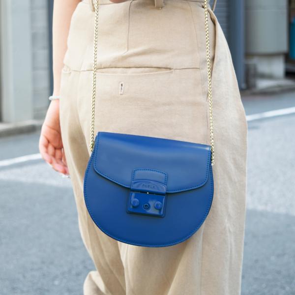 フルラ/FURLA/ショルダーバッグコロンとしたフォルムがキュートなショルダーバッグ。チェーンショルダーでラグジュアリーな雰囲気を醸し出します。【ギフトにもおすすめです。】■品番：BATJEPOVNC000GH700 ■サイズ：約高さ15....