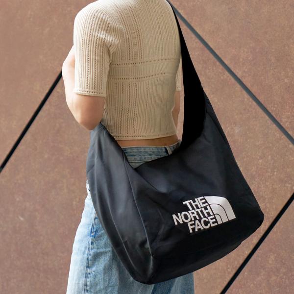 ノースフェイス/THENORTHFACE/ショルダーバッグ/BIG/LOGO/SHOULDER/BAGアウトドアと都会的なスタイルを融合したノースフェイスのショルダーバッグ。ロゴがアクセントになり、いつものコーディネートにスポーティなエッセ...