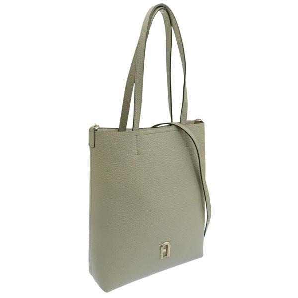 フルラ/FURLA/トートバッグ/FURLA/PRIMULA/M/TOTE/BAG落ち着いた色味のレザーにロゴ金具が上品に映える、フルラの縦長2WAYバッグ。スマートな縦型シルエットで、肩掛けもハンド持ちも美しく決まり、日常に洗練を添えてく...